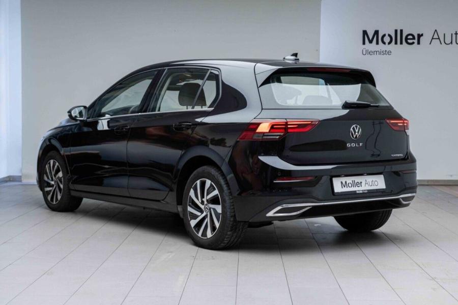 Melns Volkswagen Golf 2022 Peetri, ar dzinēja tilpumu 1.40 L un nobraukumu 22 tūkst. km par 24800 €, foto 6 vietnē AUTOMOTO.COM.LV
