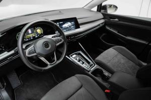 Melns Volkswagen Golf 2022 Peetri, ar dzinēja tilpumu 1.40 L un nobraukumu 22 tūkst. km par 24800 €, foto 8 vietnē AUTOMOTO.COM.LV