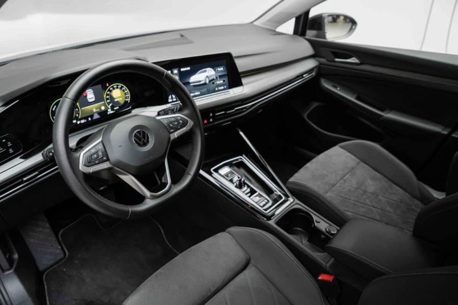 Melns Volkswagen Golf 2022 Peetri, ar dzinēja tilpumu 1.40 L un nobraukumu 22 tūkst. km par 24800 €, foto 8 vietnē AUTOMOTO.COM.LV