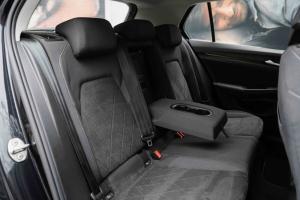 Melns Volkswagen Golf 2022 Peetri, ar dzinēja tilpumu 1.40 L un nobraukumu 22 tūkst. km par 24800 €, foto 10 vietnē AUTOMOTO.COM.LV