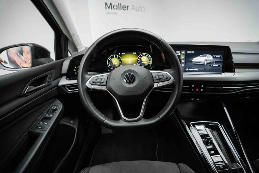 Melns Volkswagen Golf 2022 Peetri, ar dzinēja tilpumu 1.40 L un nobraukumu 22 tūkst. km par 24800 €, foto 12 vietnē AUTOMOTO.COM.LV