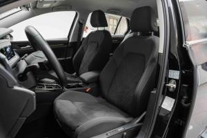 Melns Volkswagen Golf 2022 Peetri, ar dzinēja tilpumu 1.40 L un nobraukumu 22 tūkst. km par 24800 €, foto 13 vietnē AUTOMOTO.COM.LV