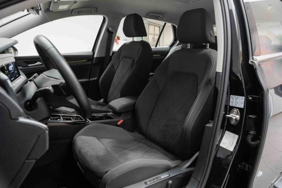 Melns Volkswagen Golf 2022 Peetri, ar dzinēja tilpumu 1.40 L un nobraukumu 22 tūkst. km par 24800 €, foto 13 vietnē AUTOMOTO.COM.LV