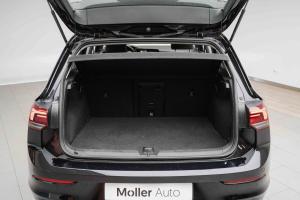 Melns Volkswagen Golf 2022 Peetri, ar dzinēja tilpumu 1.40 L un nobraukumu 22 tūkst. km par 24800 €, foto 14 vietnē AUTOMOTO.COM.LV