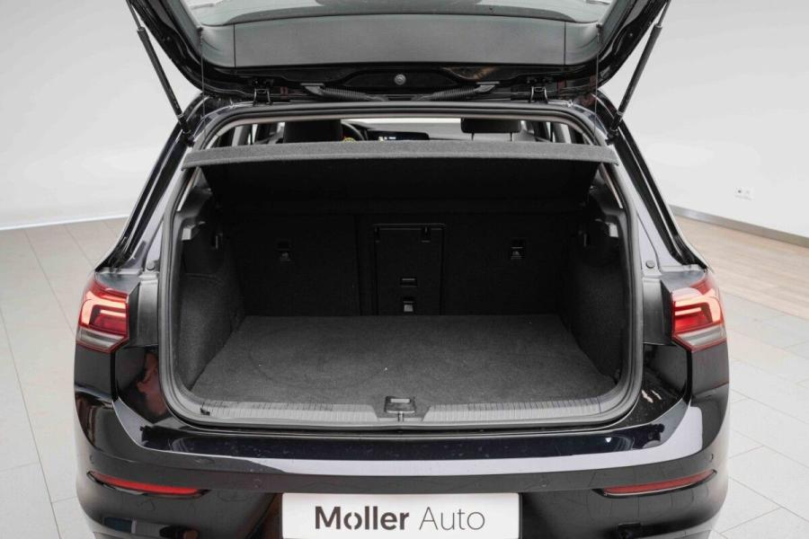 Melns Volkswagen Golf 2022 Peetri, ar dzinēja tilpumu 1.40 L un nobraukumu 22 tūkst. km par 24800 €, foto 14 vietnē AUTOMOTO.COM.LV