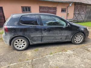 Black Volkswagen Golf 2022 in Birzai, with an engine capacity of 2.00 L and mileage of 365 thousand km for 1000 €, photo 4 on AUTOMOTO.COM.LV