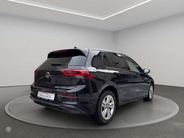 Black Volkswagen Golf 2022 in Vilnius, with an engine capacity of 1.50 L and mileage of 92 thousand km for 15500 €, photo 6 on AUTOMOTO.COM.LV