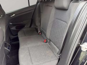 Melns Volkswagen Golf 2022 Viļņa, ar dzinēja tilpumu 1.50 L un nobraukumu 92 tūkst. km par 15500 €, foto 13 vietnē AUTOMOTO.COM.LV