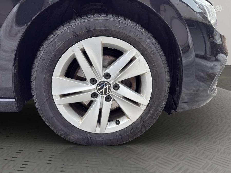 Melns Volkswagen Golf 2022 Viļņa, ar dzinēja tilpumu 1.50 L un nobraukumu 92 tūkst. km par 15500 €, foto 20 vietnē AUTOMOTO.COM.LV
