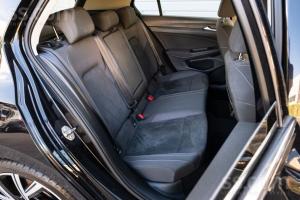 Black Volkswagen Golf 2022 in Riga, with an engine capacity of 1.50 L and mileage of 100 thousand km for 19950 €, photo 9 on AUTOMOTO.COM.LV