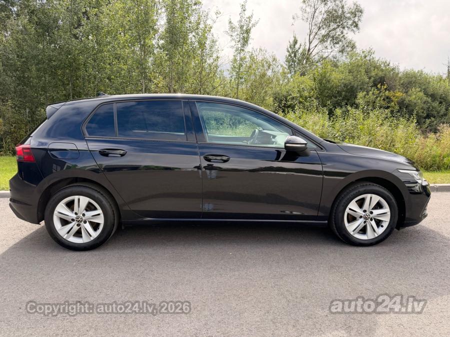 Black Volkswagen Golf 2022 in Tallinn, with an engine capacity of 2.00 L and mileage of 191 thousand km for 16490 €, photo 9 on AUTOMOTO.COM.LV