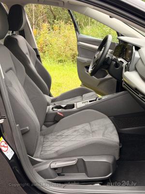 Black Volkswagen Golf 2022 in Tallinn, with an engine capacity of 2.00 L and mileage of 191 thousand km for 16490 €, photo 14 on AUTOMOTO.COM.LV