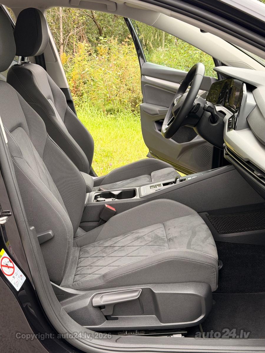 Black Volkswagen Golf 2022 in Tallinn, with an engine capacity of 2.00 L and mileage of 191 thousand km for 16490 €, photo 14 on AUTOMOTO.COM.LV