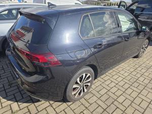 Black Volkswagen Golf 2022 in Taurage, with an engine capacity of 1.00 L and mileage of 53 thousand km for 9250 €, photo 3 on AUTOMOTO.COM.LV