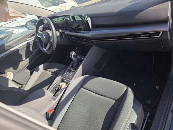 Black Volkswagen Golf 2022 in Taurage, with an engine capacity of 1.00 L and mileage of 53 thousand km for 9250 €, photo 8 on AUTOMOTO.COM.LV
