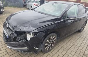 Black Volkswagen Golf 2022 in Taurage, with an engine capacity of 1.00 L and mileage of 53 thousand km for 9250 €, photo 19 on AUTOMOTO.COM.LV