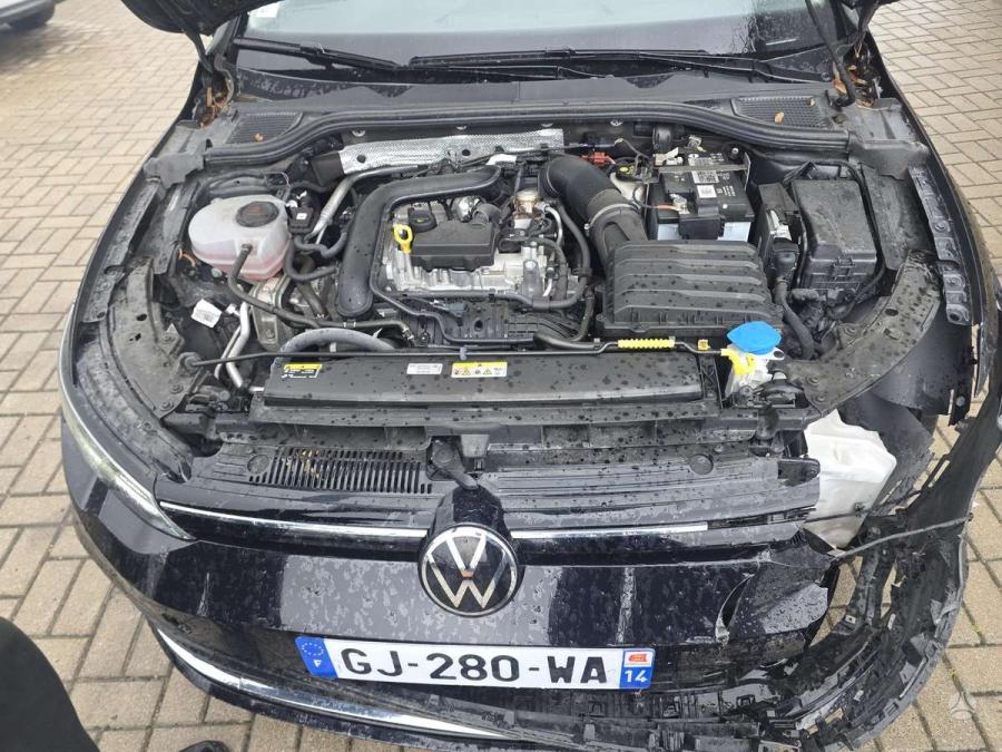 Black Volkswagen Golf 2022 in Taurage, with an engine capacity of 1.00 L and mileage of 53 thousand km for 9250 €, photo 21 on AUTOMOTO.COM.LV