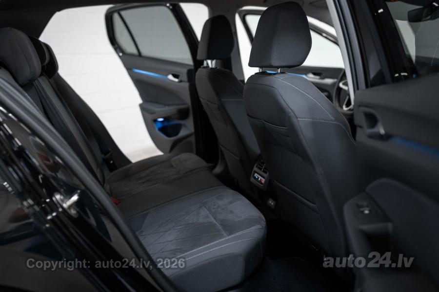 Melns Volkswagen Golf 2022 Tallina, ar dzinēja tilpumu 2.00 L un nobraukumu 191 tūkst. km par 16490 €, foto 21 vietnē AUTOMOTO.COM.LV