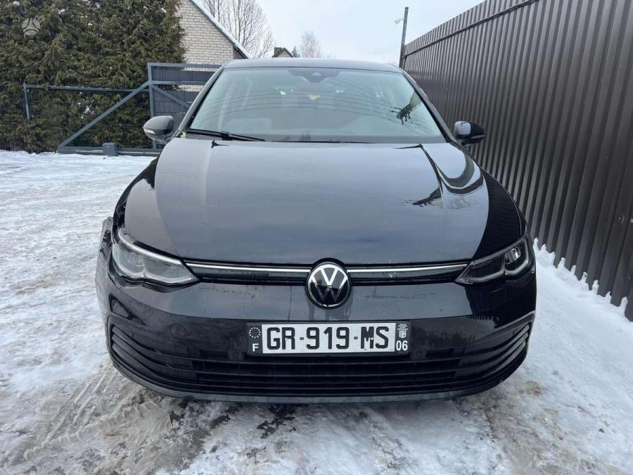Black Volkswagen Golf 2023 in Kaunas, with an engine capacity of 1.97 L and mileage of 78 thousand km for 10999 €, photo 2 on AUTOMOTO.COM.LV