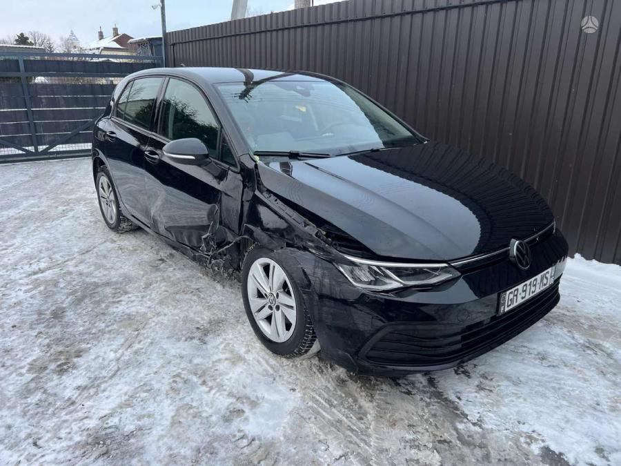 Black Volkswagen Golf 2023 in Kaunas, with an engine capacity of 1.97 L and mileage of 78 thousand km for 10999 €, photo 3 on AUTOMOTO.COM.LV