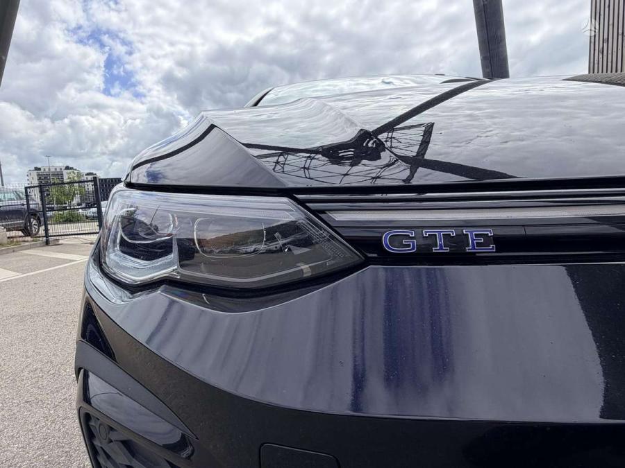 Melns Volkswagen Golf 2023 Viļņa, ar dzinēja tilpumu 1.40 L un nobraukumu 115 tūkst. km par 19600 €, foto 3 vietnē AUTOMOTO.COM.LV