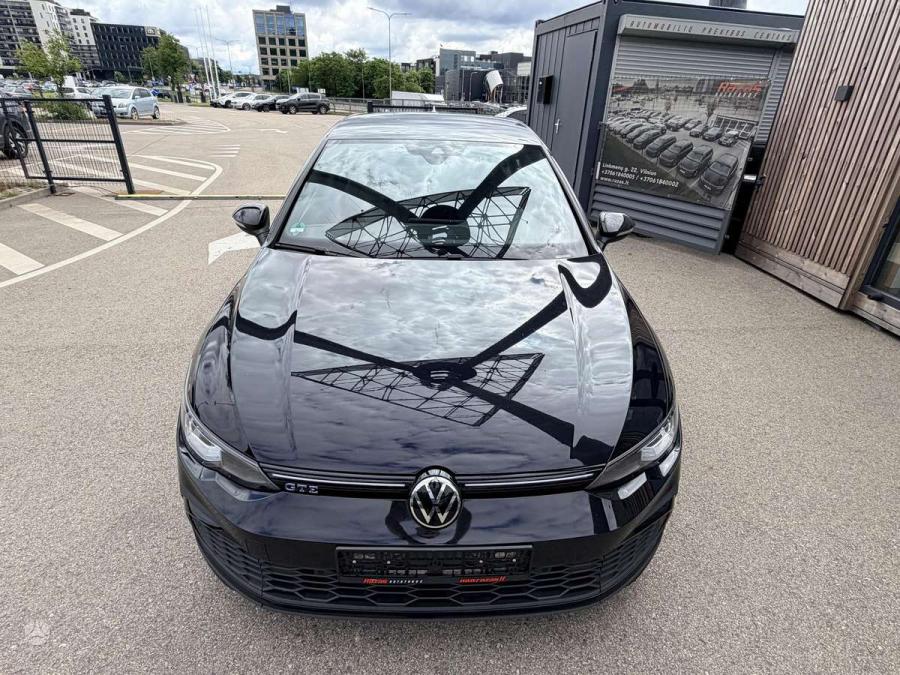 Melns Volkswagen Golf 2023 Viļņa, ar dzinēja tilpumu 1.40 L un nobraukumu 115 tūkst. km par 19600 €, foto 6 vietnē AUTOMOTO.COM.LV