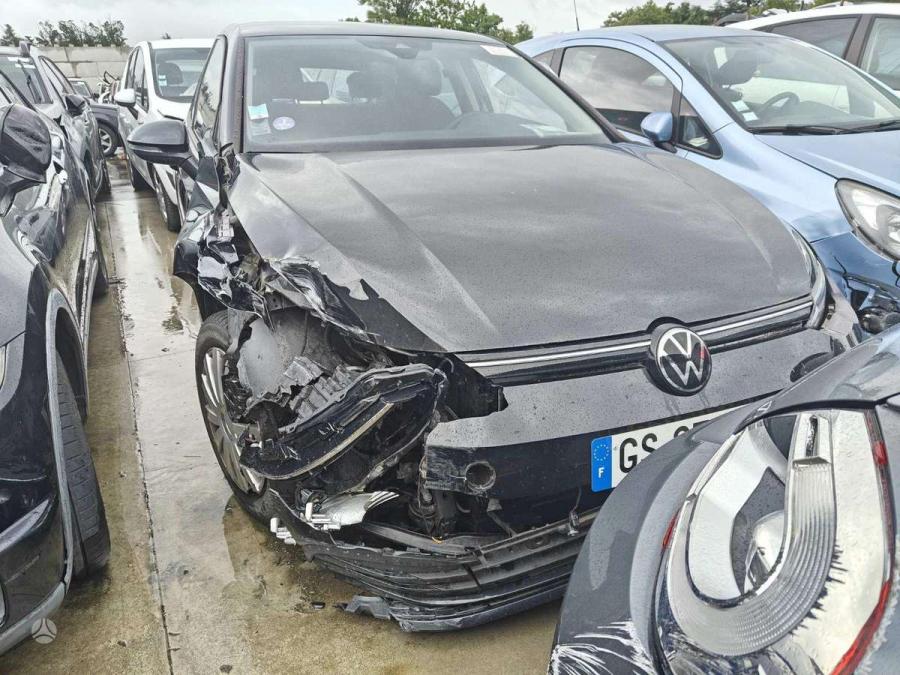 Melns Volkswagen Golf 2023 Anykščiai, ar dzinēja tilpumu 1.00 L un nobraukumu 24 tūkst. km par 10899 €, foto 3 vietnē AUTOMOTO.COM.LV