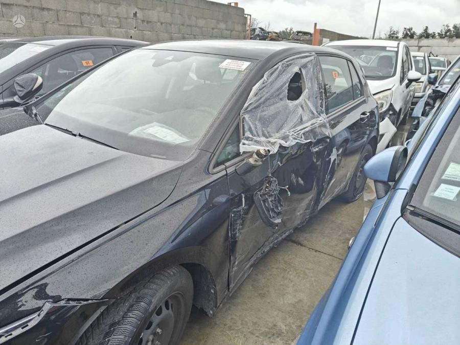 Melns Volkswagen Golf 2023 Anykščiai, ar dzinēja tilpumu 1.00 L un nobraukumu 24 tūkst. km par 10899 €, foto 12 vietnē AUTOMOTO.COM.LV