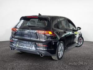 Melns Volkswagen Golf 2023 Tallina, ar dzinēja tilpumu 2.00 L un nobraukumu 25 tūkst. km par 29990 €, foto 4 vietnē AUTOMOTO.COM.LV