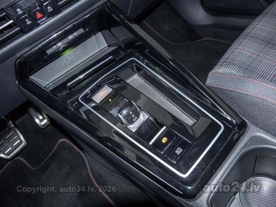 Melns Volkswagen Golf 2023 Tallina, ar dzinēja tilpumu 2.00 L un nobraukumu 25 tūkst. km par 29990 €, foto 11 vietnē AUTOMOTO.COM.LV