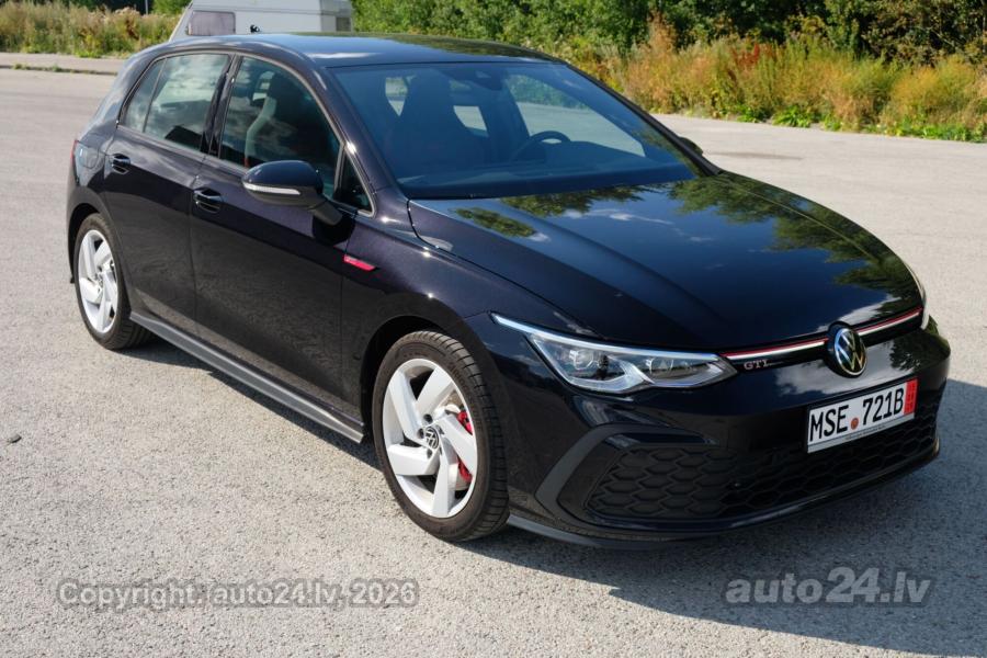 Melns Volkswagen Golf 2023 Tallina, ar dzinēja tilpumu 2.00 L un nobraukumu 25 tūkst. km par 29990 €, foto 14 vietnē AUTOMOTO.COM.LV