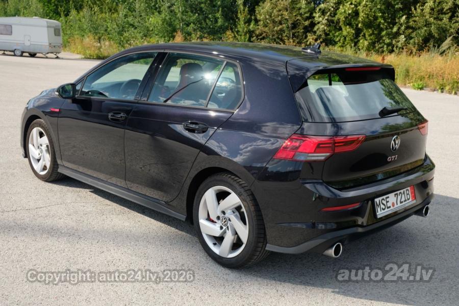 Melns Volkswagen Golf 2023 Tallina, ar dzinēja tilpumu 2.00 L un nobraukumu 25 tūkst. km par 29990 €, foto 15 vietnē AUTOMOTO.COM.LV