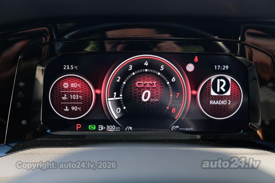 Melns Volkswagen Golf 2023 Tallina, ar dzinēja tilpumu 2.00 L un nobraukumu 25 tūkst. km par 29990 €, foto 18 vietnē AUTOMOTO.COM.LV