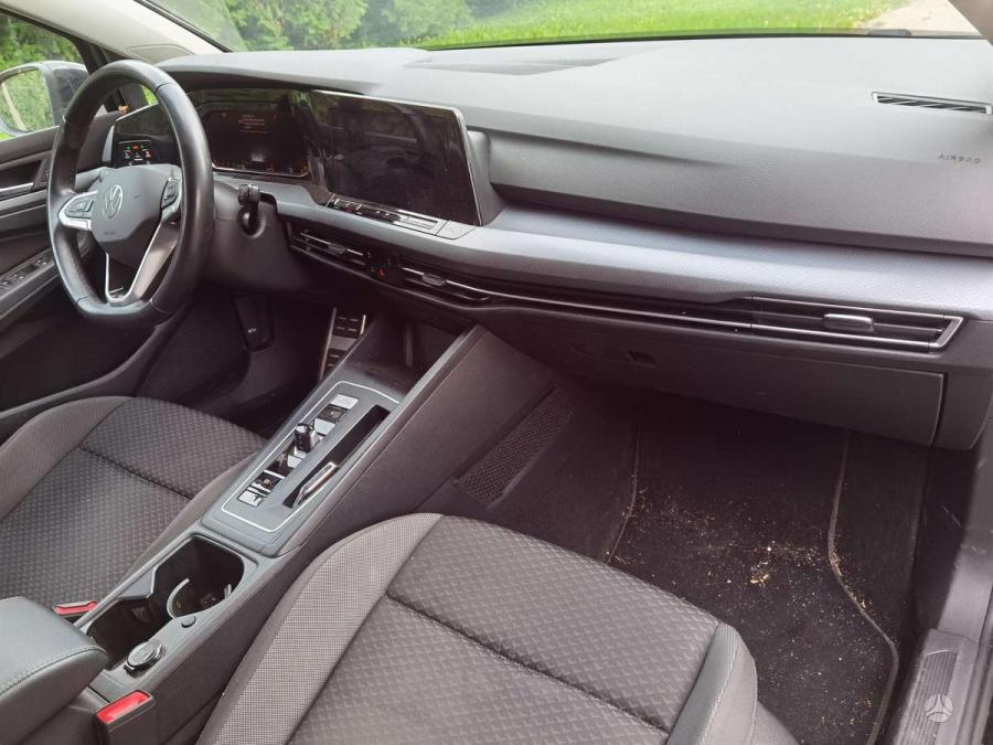 Melns Volkswagen Golf 2023 Kauņa, ar dzinēja tilpumu 1.00 L un nobraukumu 76 tūkst. km par 8800 €, foto 5 vietnē AUTOMOTO.COM.LV