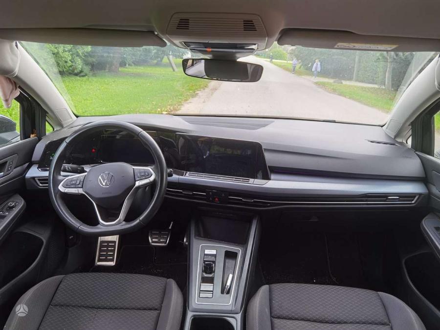 Melns Volkswagen Golf 2023 Kauņa, ar dzinēja tilpumu 1.00 L un nobraukumu 76 tūkst. km par 8800 €, foto 7 vietnē AUTOMOTO.COM.LV