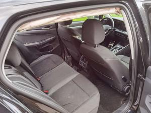 Melns Volkswagen Golf 2023 Kauņa, ar dzinēja tilpumu 1.00 L un nobraukumu 76 tūkst. km par 8800 €, foto 12 vietnē AUTOMOTO.COM.LV