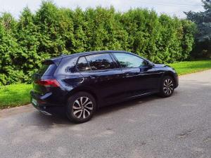 Melns Volkswagen Golf 2023 Kauņa, ar dzinēja tilpumu 1.00 L un nobraukumu 76 tūkst. km par 8800 €, foto 23 vietnē AUTOMOTO.COM.LV
