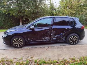 Melns Volkswagen Golf 2023 Kauņa, ar dzinēja tilpumu 1.00 L un nobraukumu 76 tūkst. km par 8800 €, foto 35 vietnē AUTOMOTO.COM.LV