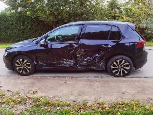 Melns Volkswagen Golf 2023 Kauņa, ar dzinēja tilpumu 1.00 L un nobraukumu 76 tūkst. km par 8800 €, foto 36 vietnē AUTOMOTO.COM.LV