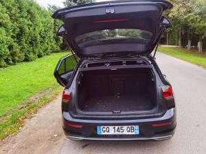 Melns Volkswagen Golf 2023 Kauņa, ar dzinēja tilpumu 1.00 L un nobraukumu 76 tūkst. km par 8800 €, foto 48 vietnē AUTOMOTO.COM.LV