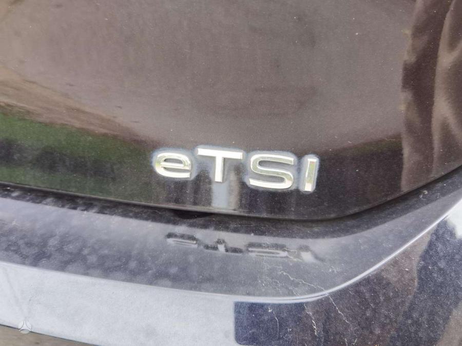 Melns Volkswagen Golf 2023 Kauņa, ar dzinēja tilpumu 1.00 L un nobraukumu 76 tūkst. km par 8800 €, foto 49 vietnē AUTOMOTO.COM.LV