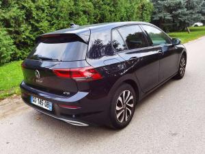 Melns Volkswagen Golf 2023 Kauņa, ar dzinēja tilpumu 1.00 L un nobraukumu 76 tūkst. km par 8800 €, foto 51 vietnē AUTOMOTO.COM.LV