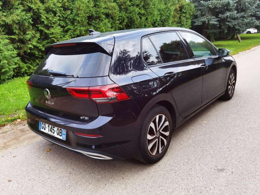 Melns Volkswagen Golf 2023 Kauņa, ar dzinēja tilpumu 1.00 L un nobraukumu 76 tūkst. km par 8800 €, foto 51 vietnē AUTOMOTO.COM.LV