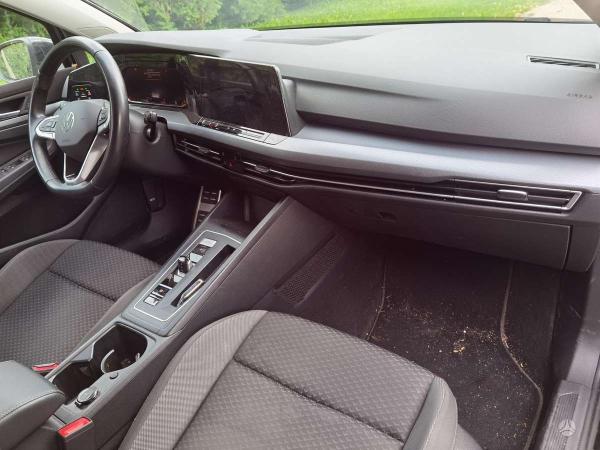 Melns Volkswagen Golf 2023 Kauņa, ar dzinēja tilpumu 1.00 L un nobraukumu 76 tūkst. km par 8800 €, foto 5 vietnē AUTOMOTO.COM.LV