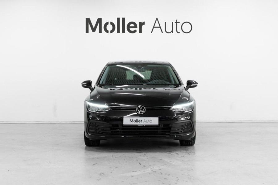 Black Volkswagen Golf 2023 in Vilnius, with an engine capacity of 1.50 L and mileage of 120 thousand km for 18900 €, photo 6 on AUTOMOTO.COM.LV