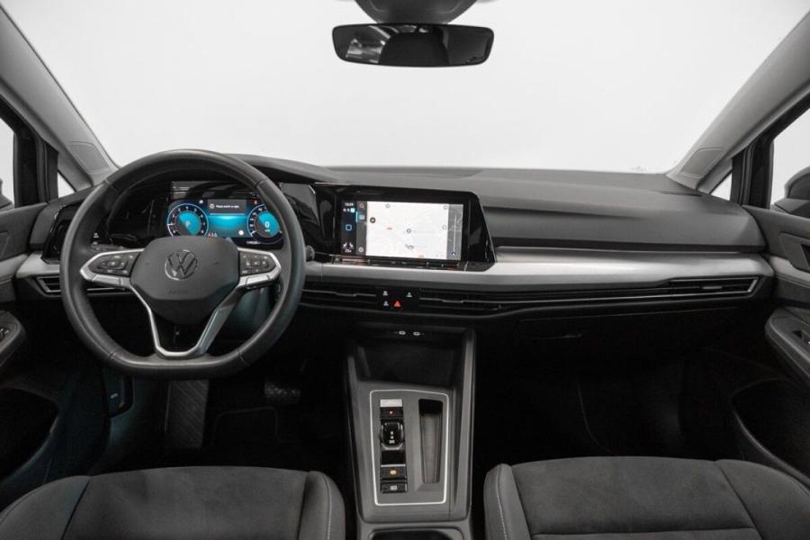 Black Volkswagen Golf 2023 in Vilnius, with an engine capacity of 1.50 L and mileage of 120 thousand km for 18900 €, photo 9 on AUTOMOTO.COM.LV