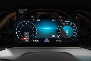 Black Volkswagen Golf 2023 in Vilnius, with an engine capacity of 1.50 L and mileage of 120 thousand km for 18900 €, photo 12 on AUTOMOTO.COM.LV