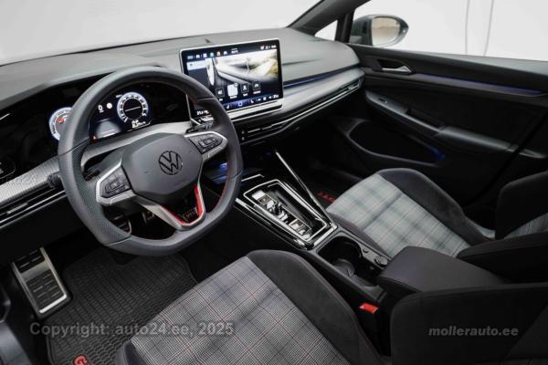 Melns Volkswagen Golf 2024 Tallina, ar dzinēja tilpumu 2.00 L un nobraukumu 17 tūkst. km par 37000 €, foto 11 vietnē AUTOMOTO.COM.LV