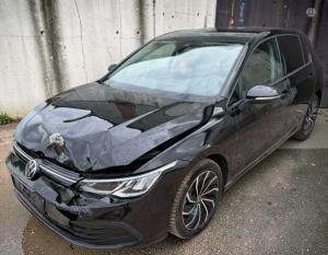 Melns Volkswagen Golf 2024 Kauņa, ar dzinēja tilpumu 1.00 L un nobraukumu 13 tūkst. km par 13800 €, foto  vietnē AUTOMOTO.COM.LV