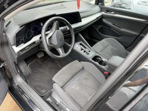 Melns Volkswagen Golf 2024 Kauņa, ar dzinēja tilpumu 1.00 L un nobraukumu 13 tūkst. km par 13800 €, foto 11 vietnē AUTOMOTO.COM.LV